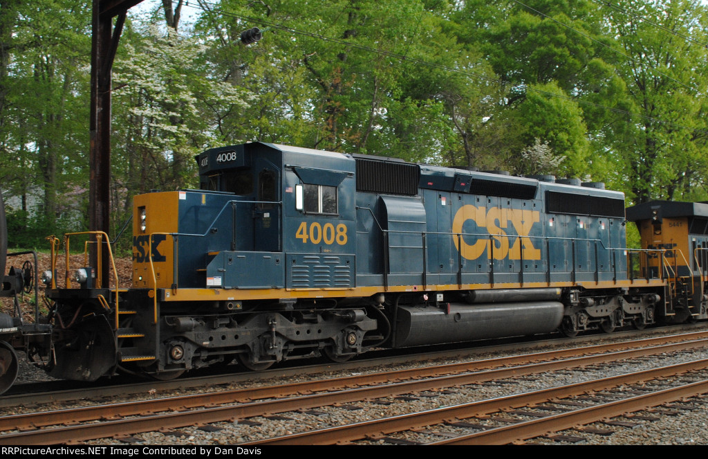 CSX SD40-3 4008 trails on Q439-24